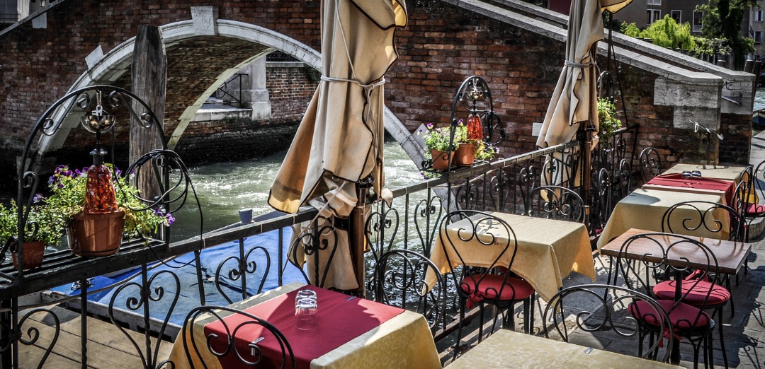 Exploring Italian Dining: Trattoria, Osteria, Ristorante
